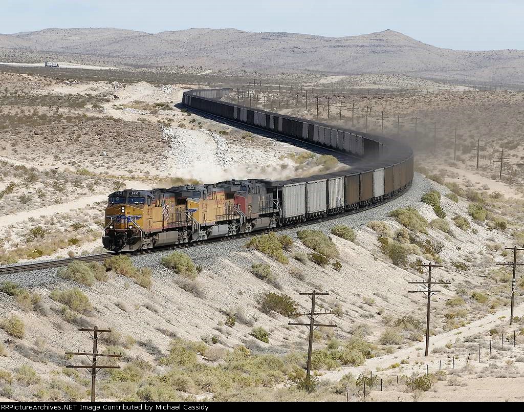 UP 5837 snaking its way through the "S" curve at Jean NV